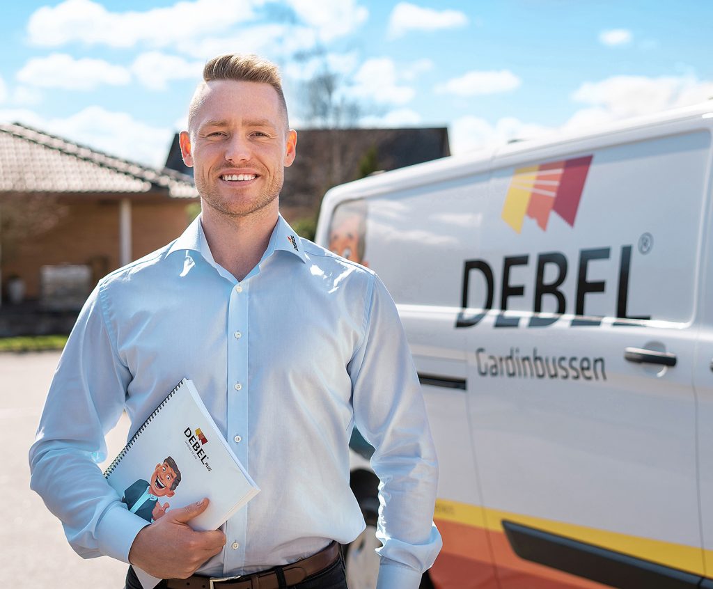 Gardiner, markiser og lækkert badtilbehør | DEBEL